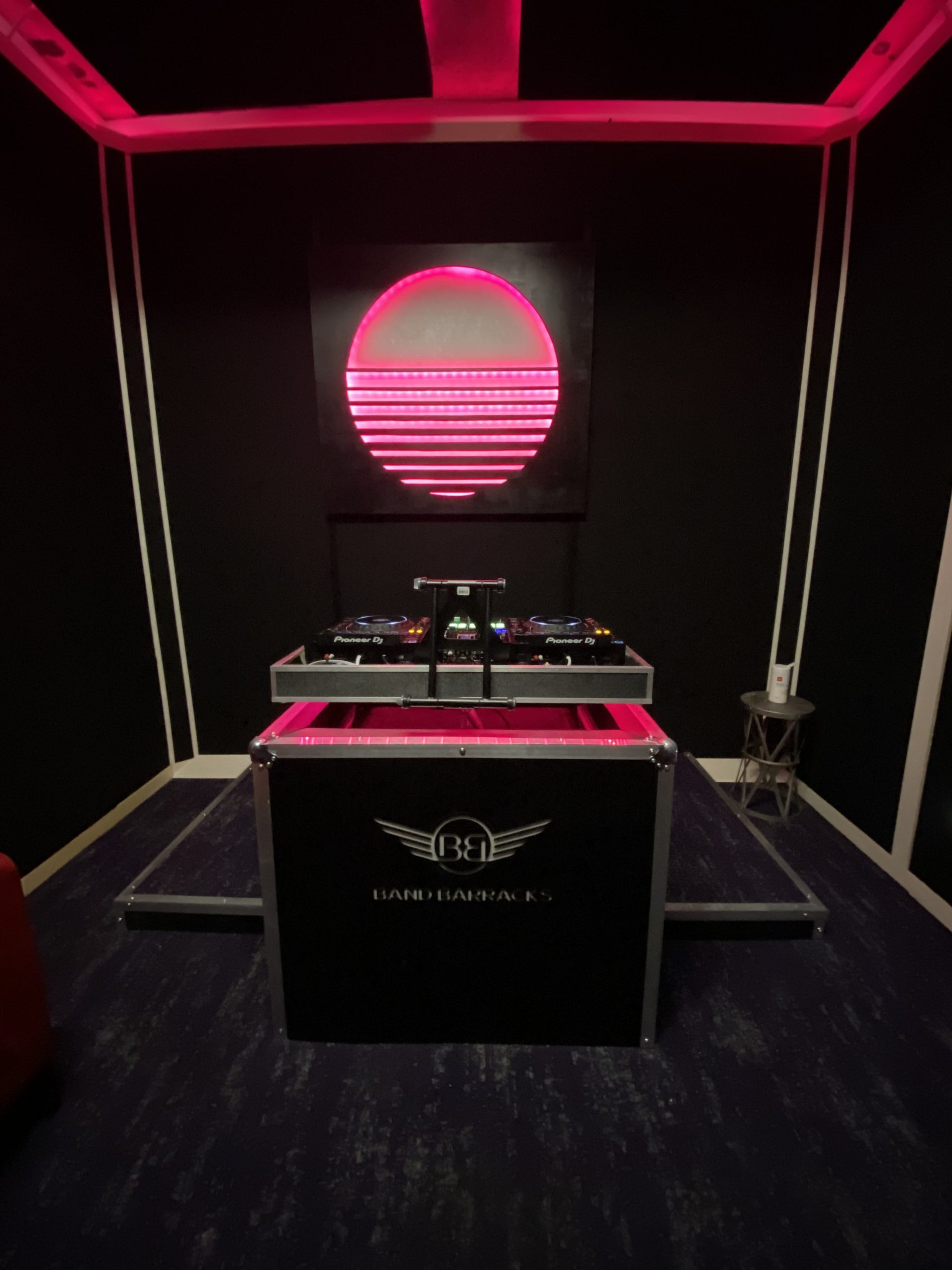 SEE INSIDE DJ STUDIO - Band Barracks